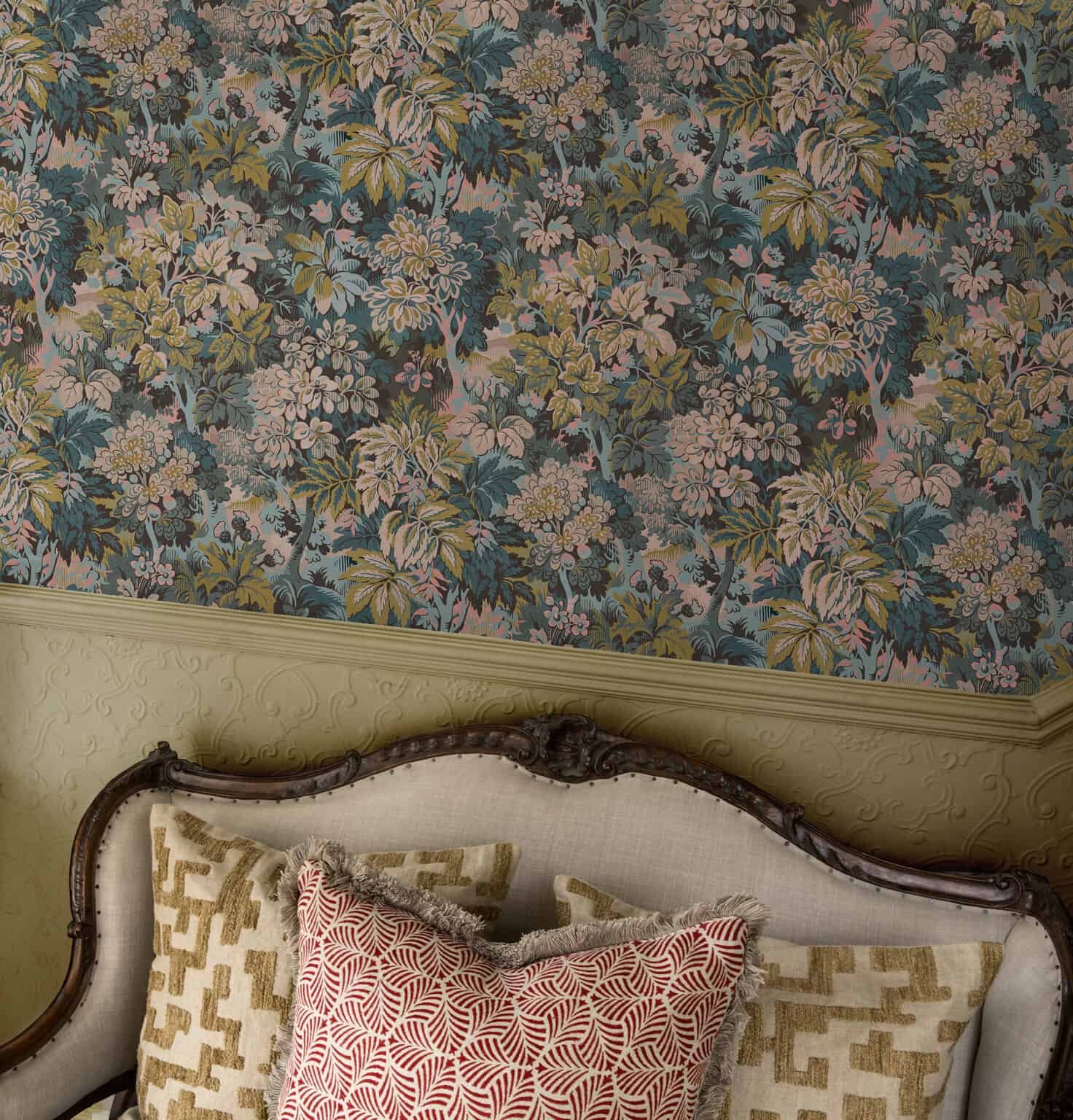 Nostalgia Collection - The Curator